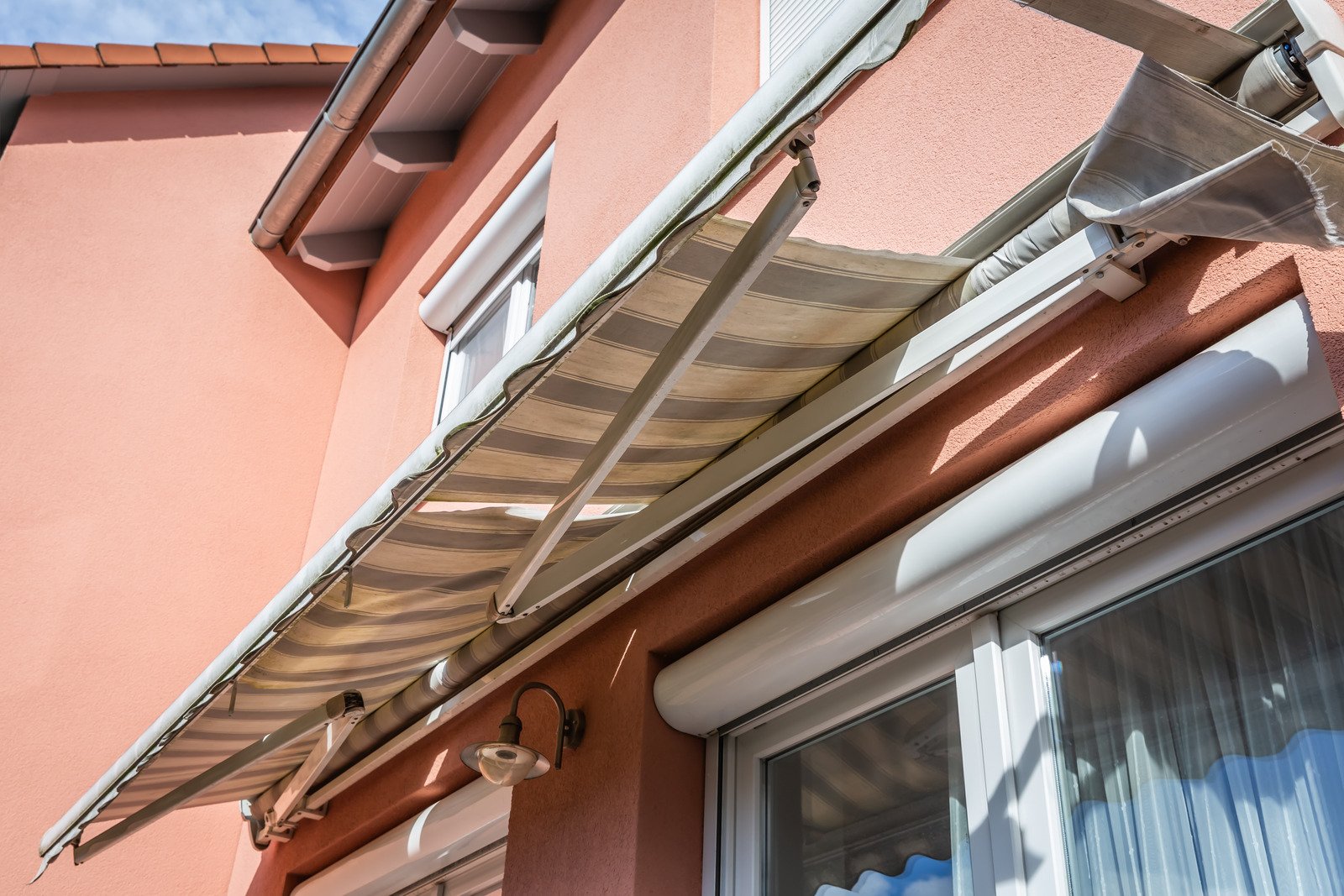 Top Benefits of Installing Canvas Canopy Awnings for Heat & UV Protection